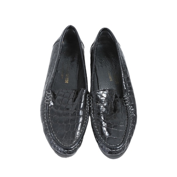 Source Unknown | Shoes | Rene Mancini Blk Patent Leather Gold Buckle ...